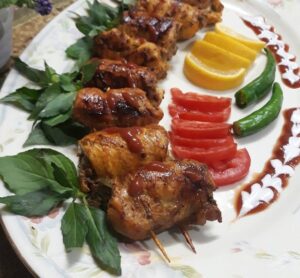 طرز تهیه رولت کباب به 3 روش با گوشت، مرغ و گوشت چرخ کرده | مجله کوروش